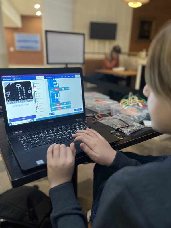 Coding and AI - MATRIS ROBOTIC | Online Coding and AI | Robotics