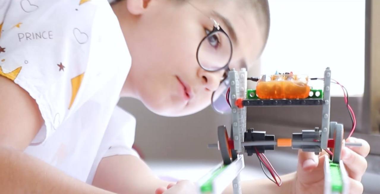 Home - MATRIS ROBOTIC | Online Coding and AI | Robotics